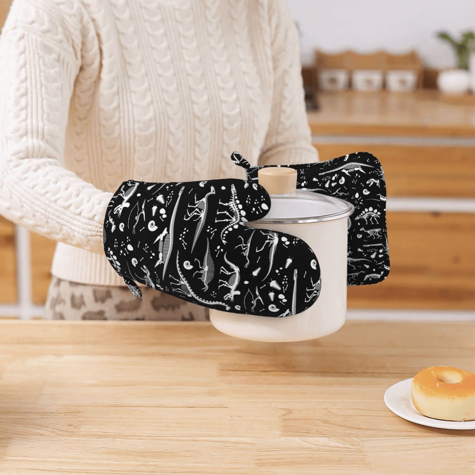 Oven Mitts and Potholders Black and White Dinosaur Skeleton Skulls Silicone Glove Heat Resistant, Kitchen Gloves for Cooking, 2-Piece Set