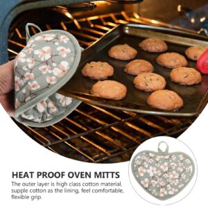 Hemoton Placemat Kitchen Oven Pot Holders 2pcs Heart Shaped Non Slip Grip Potholders Thick Cotton Oven Mitts Kitchen Cooking Mitts for Multipurpose Oven Baking Oven Hot Pads