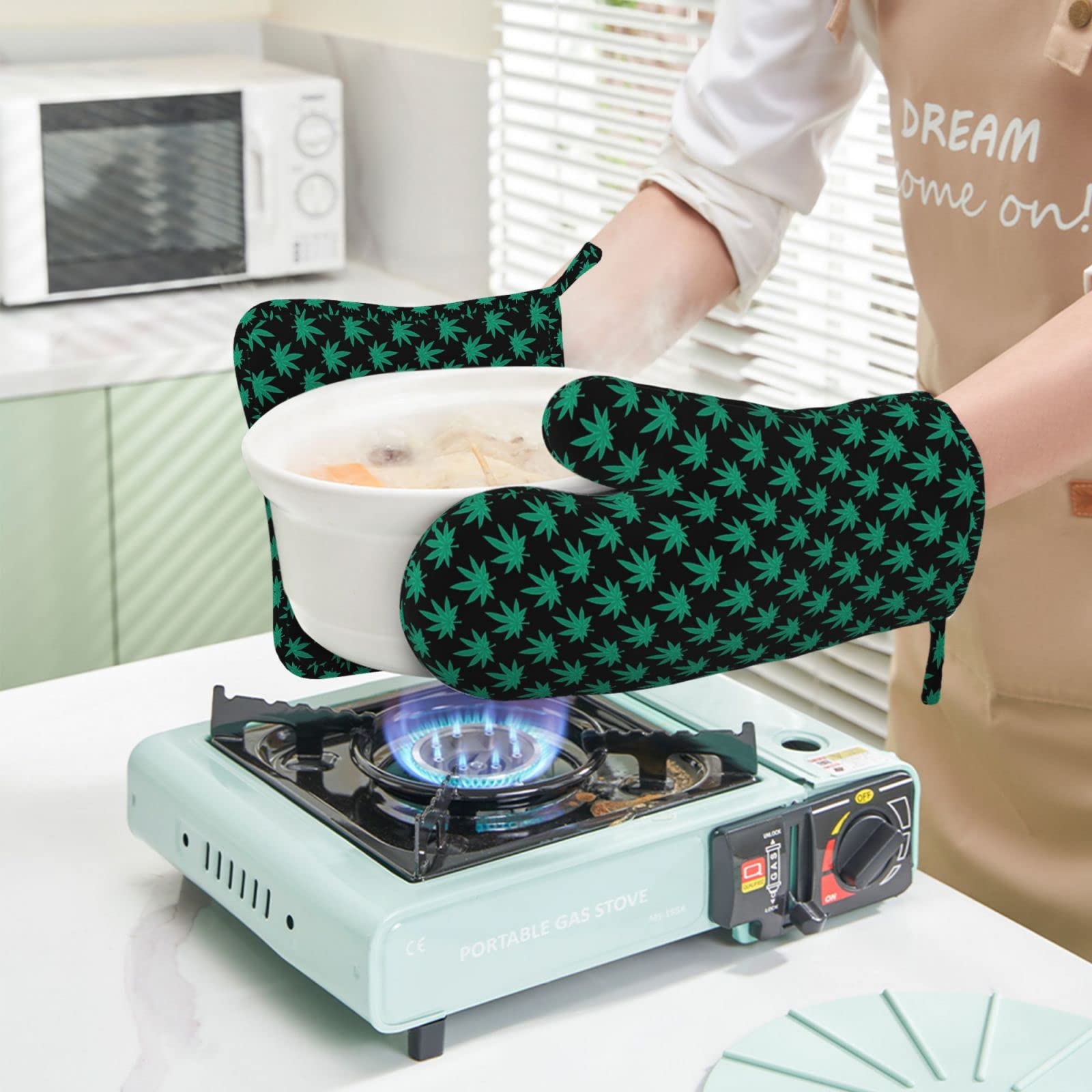 Green Marijuana Leaf Oven Mitts and Pot Holders Sets Non-Slip Silicone Oven Glove Cooking Potholder