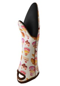 heat resistant neoprene oven mitt with cake pattern