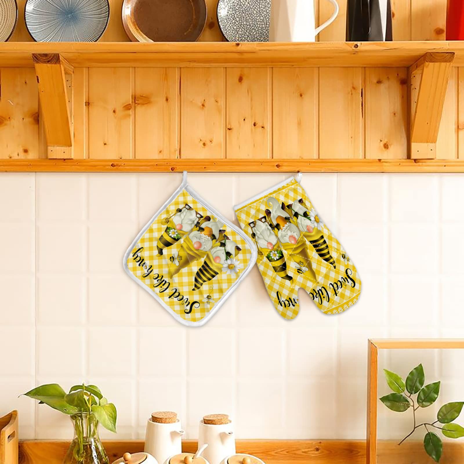 Kitchen Oven Gloves Bee Honey Gnomes Daisy Flower Oven Mitts Pot Holder Set Yellow White Buffalo Plaid Hot Pad Sets for Kitchen BBQ Cooking Baking Grilling Heat Resistance 12 x 6 inch + 8 x 8 inch