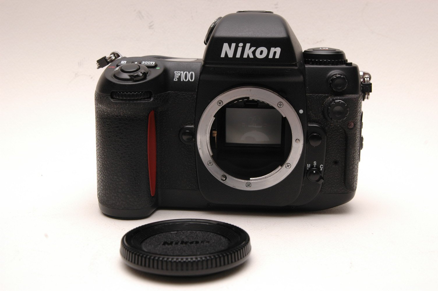 NIKON F100 35mm SLR Camera Body