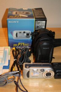 sony cybershot dscp71 3.2mp digital camera with 3x optical zoom