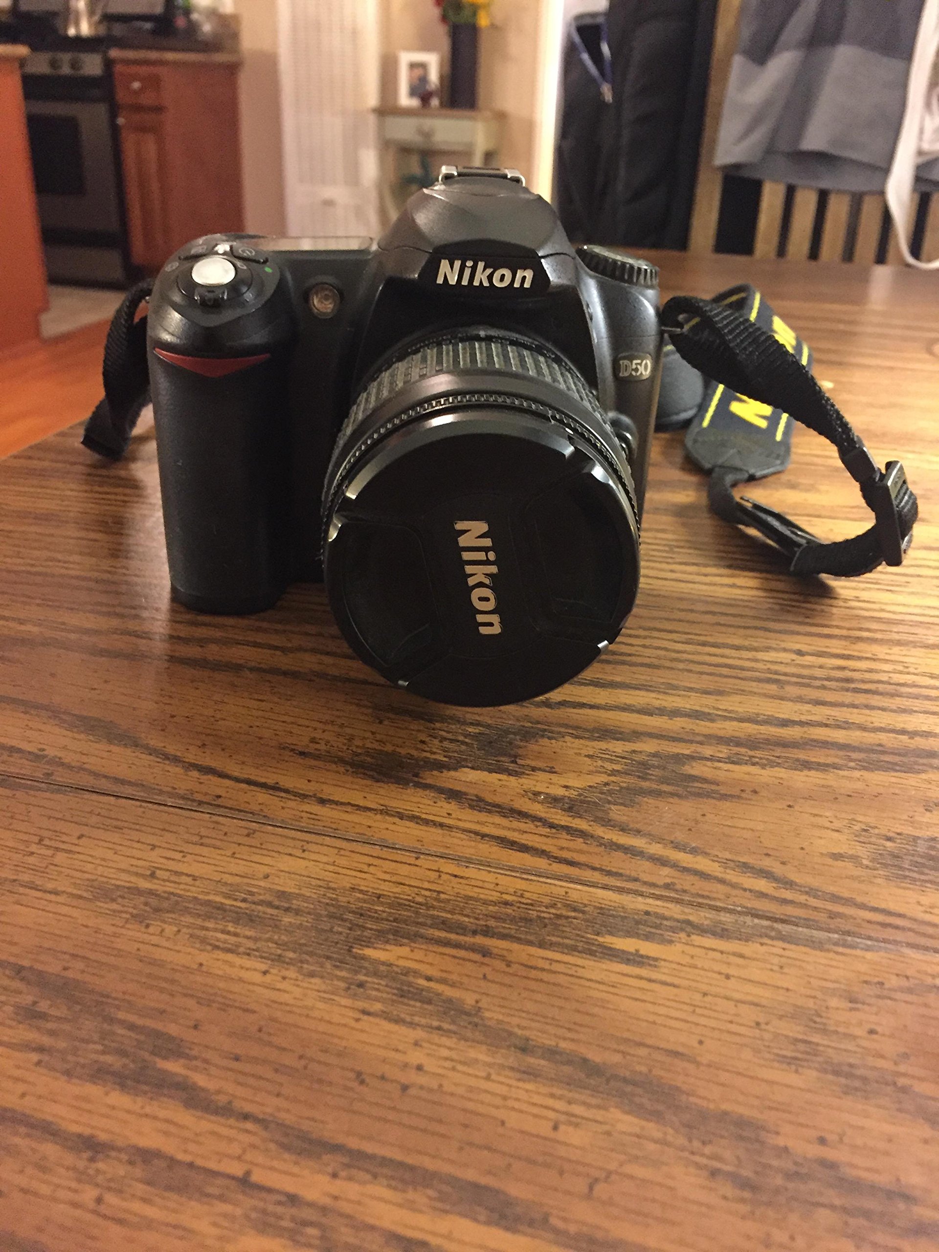 Nikon D50 6.1MP Digital SLR Camera with 28-80mm f3.3-5.6G AF Nikkor Zoom Lens