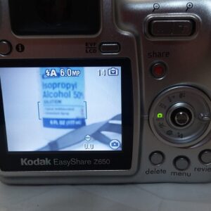 Kodak Easyshare Z650 6 MP Digital Camera with 10xOptical Zoom and Easyshare Printer Dock (Series 3)