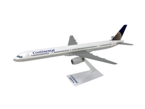 flight miniatures continental (91-10) boeing 757-300 1:200 scale - plastic snap-fit model airplane - collectible replica of continental airlines aircraft part #abo-75730h-003