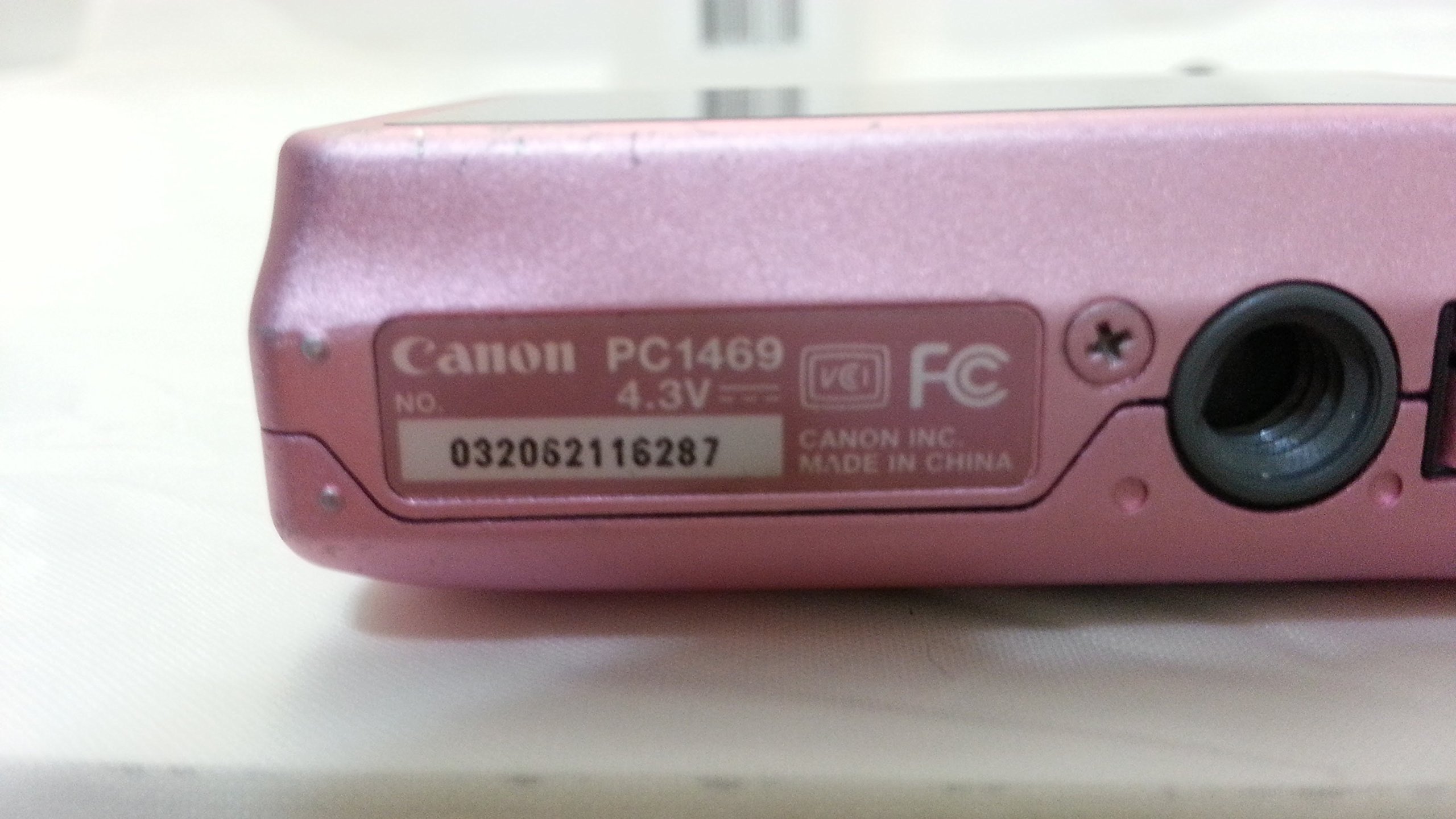 Canon PowerShot SD1300IS 12 MP Digital Camera with 4x Wide Angle Optical Image Stabilized Zoom and 2.7-Inch LCD (Pink)