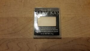 mary kay sheer mineral pressed powder ~ivory 1