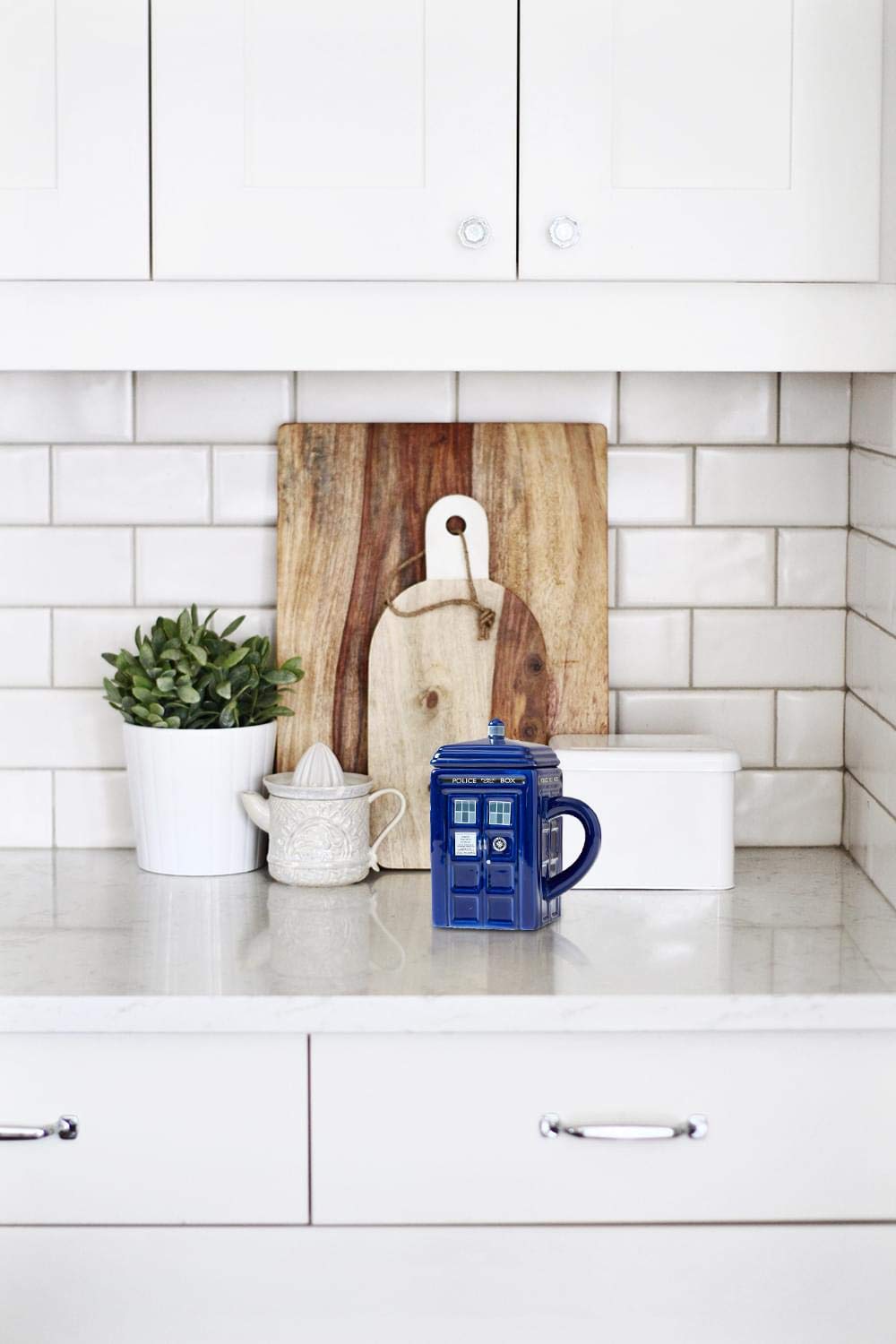 Doctor Who Tardis Mug | Official Ceramic Coffee Mug With Lid | 17 Oz.