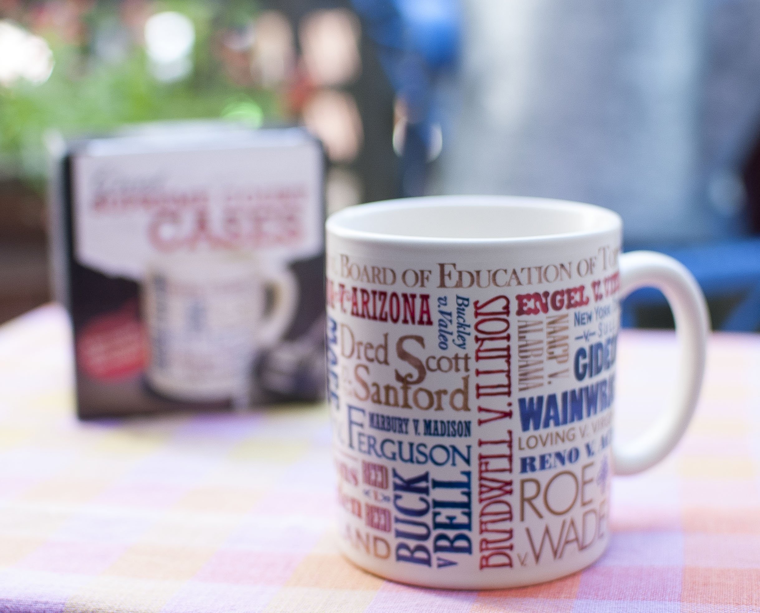 Supreme Court Heat Changing Mug - Add Coffee or Tea to Reveal the Winners of Famous Supreme Court Cases - Comes in a Fun Gift Box