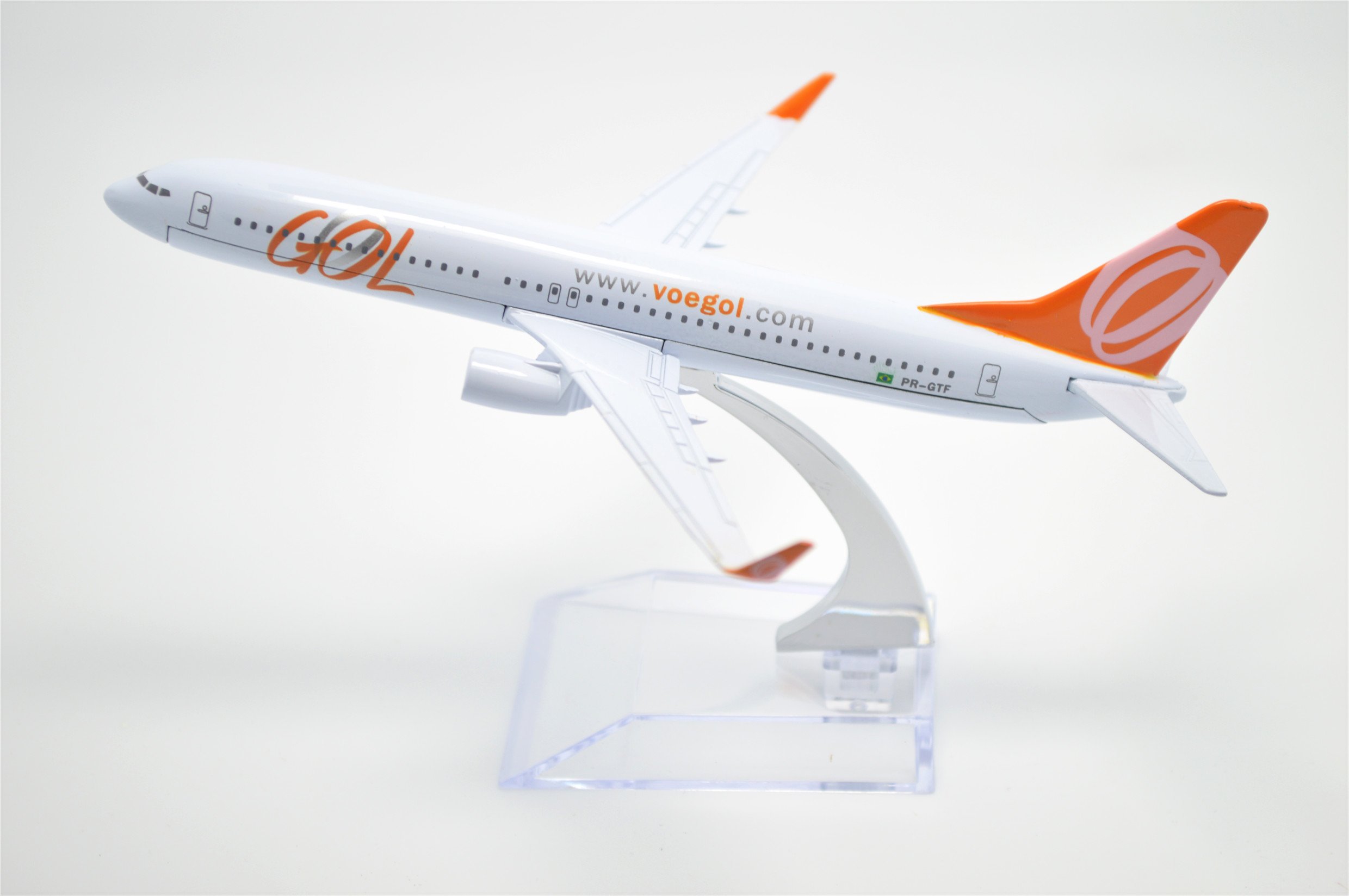 TANG DYNASTY(TM) 1:400 16cm B737-800 GOL Airlines Metal Airplane Model Plane Toy Plane Model