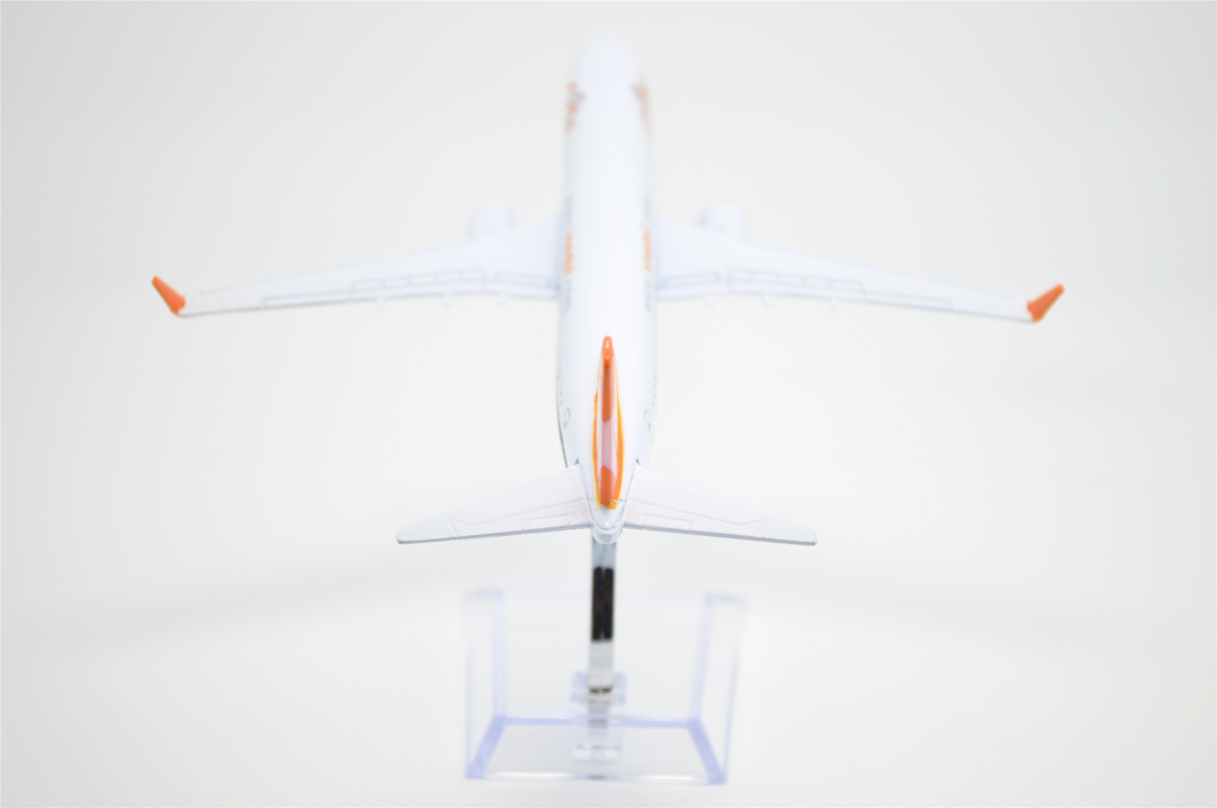 TANG DYNASTY(TM) 1:400 16cm B737-800 GOL Airlines Metal Airplane Model Plane Toy Plane Model