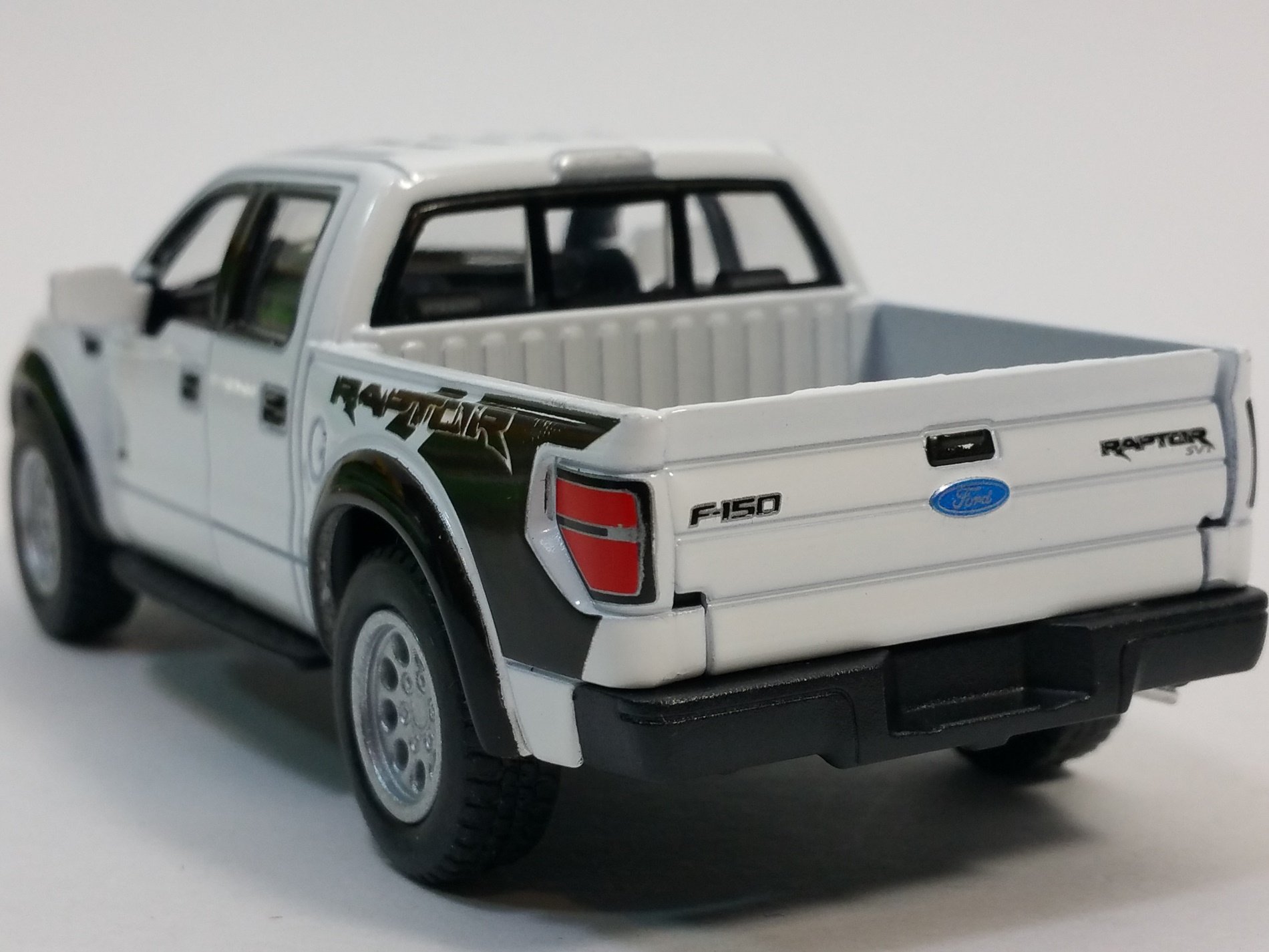 KiNSMART 2013 Ford F-150 SVT Raptor Supercrew White1:46 Scale 5" Die Cast Metal Model Toy