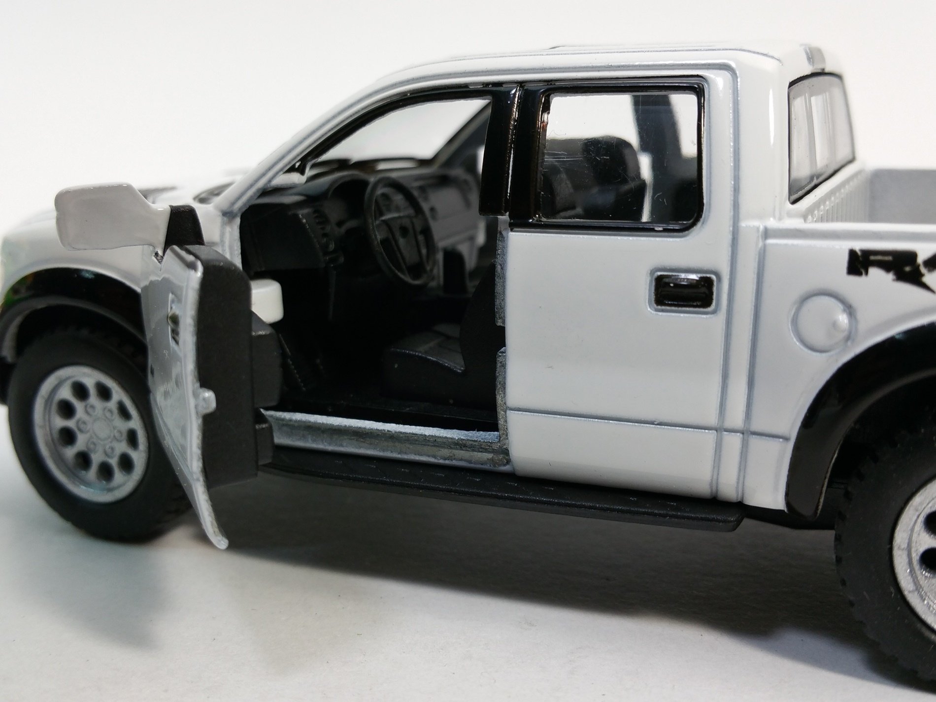 KiNSMART 2013 Ford F-150 SVT Raptor Supercrew White1:46 Scale 5" Die Cast Metal Model Toy