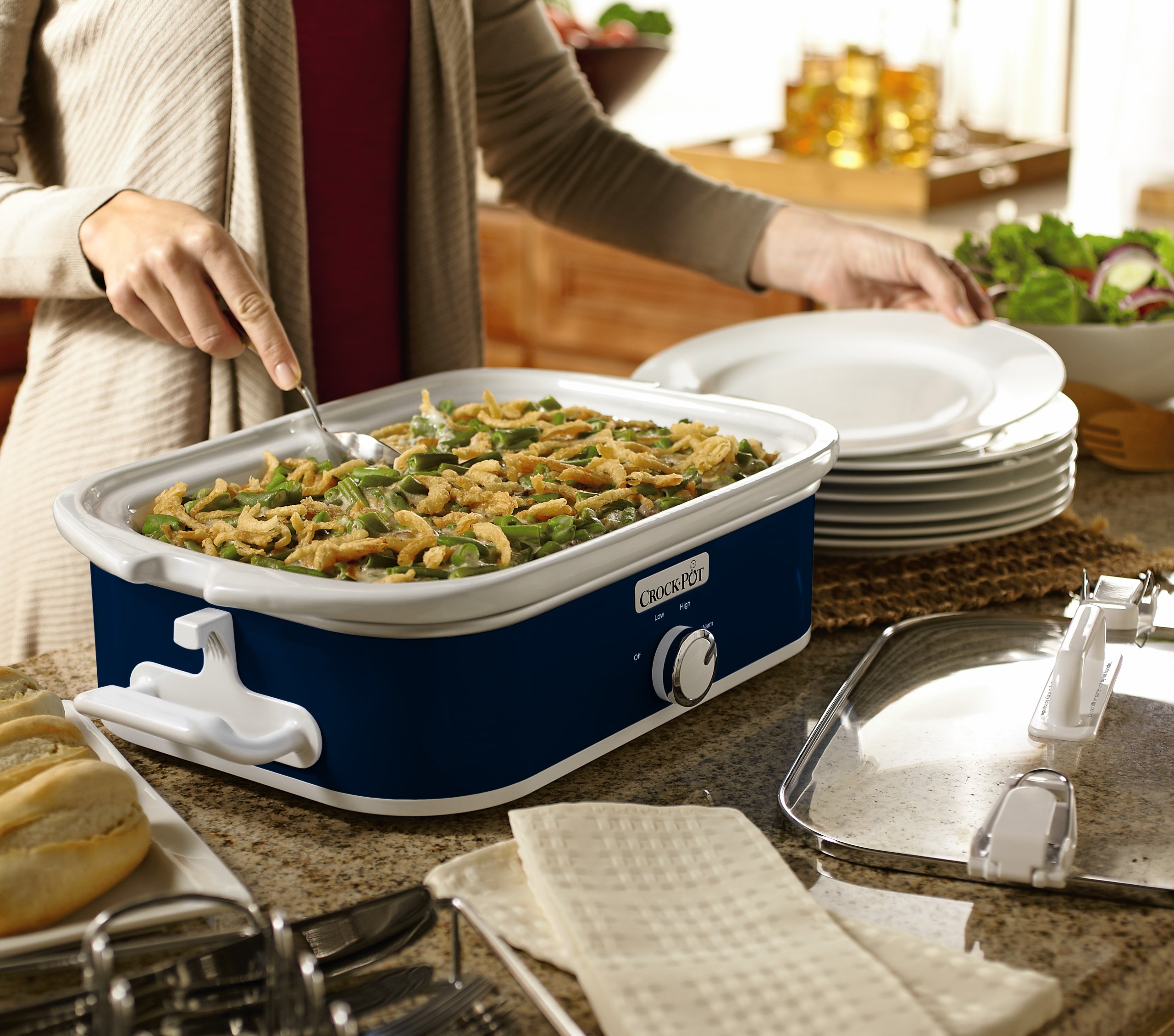 Crock-Pot Small 3.5 Quart Manual Casserole Slow Cooker and Food Warmer, Navy Blue (SCCPCCM350-BL)