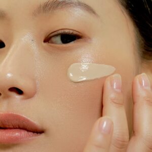 [DearKlairs] Illuminating Supple Cream SPF40 PA++, light coverage, Natural look with hydrating finish, Hypoallergenic, For dry, sensitive skin