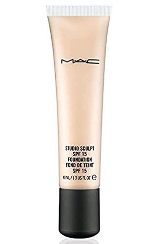 MAC Studio Sculpt SPF 15 Foundation NC40