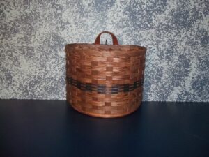 wall hanger mail basket-medium. measures 8" x 11 3/4" x 6 1/4". colors may vary (brown, black, red, green, blue, purple, burgundy, natural)