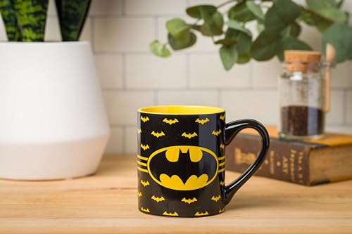 Silver Buffalo DC Comics Batman Logo with Bat Pattern Ceramic Coffee Mug, 14 Ounces, Black/Yellow, (BN8632)