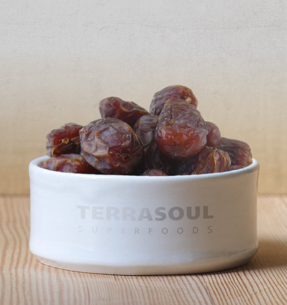 Terrasoul Superfoods Organic Medjool Dates, 2 Lbs - Soft Chewy Texture | Sweet Caramel Flavor | Farm Fresh