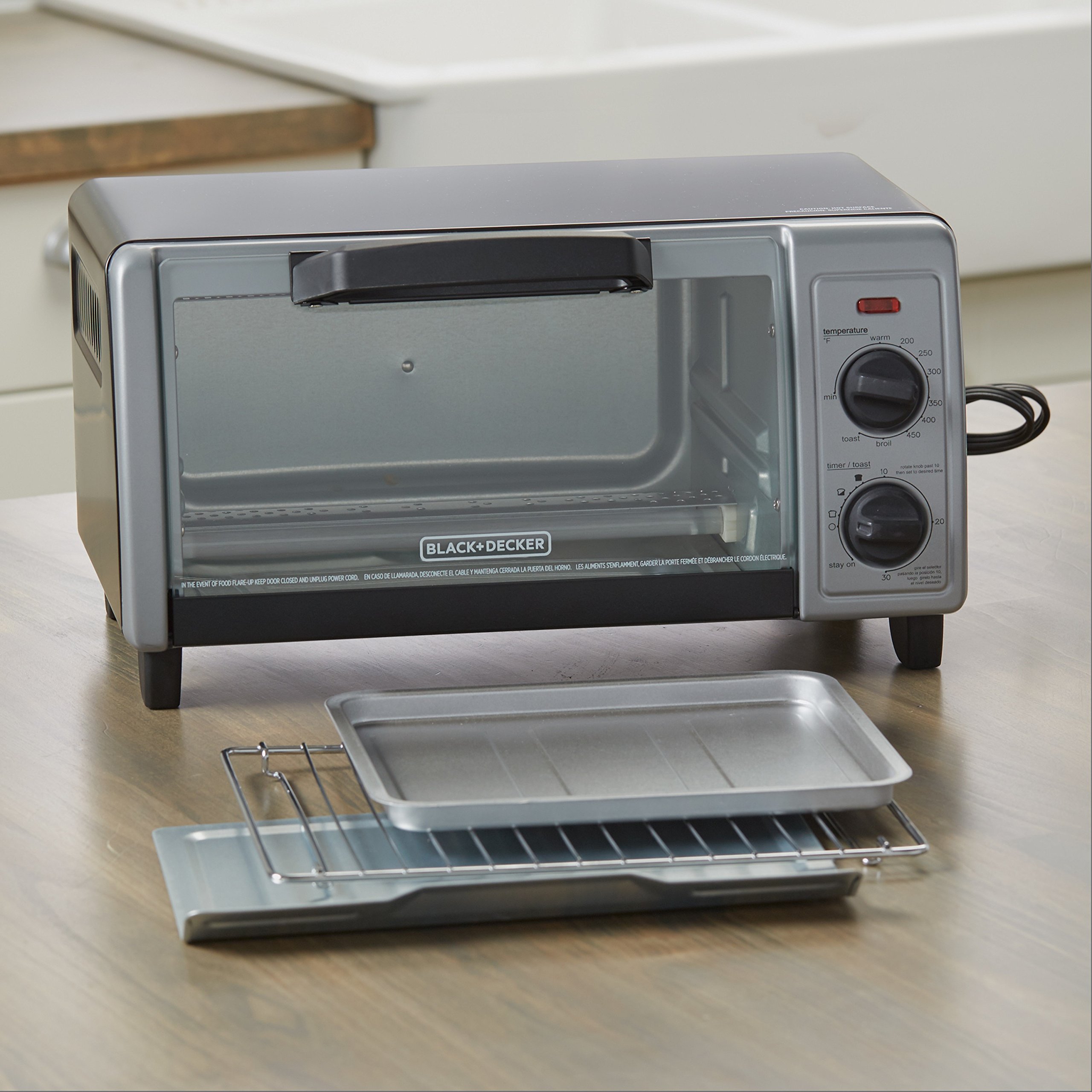 BLACK+DECKER 4-Slice Toaster Oven with Easy Controls, Stainless Steel, TO1705SB,Medium