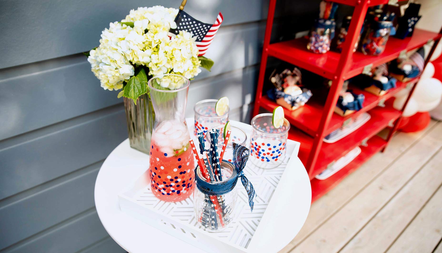 Fun Express Patriotic Red White and Blue Confetti Plastic Tumbler (set of 6)