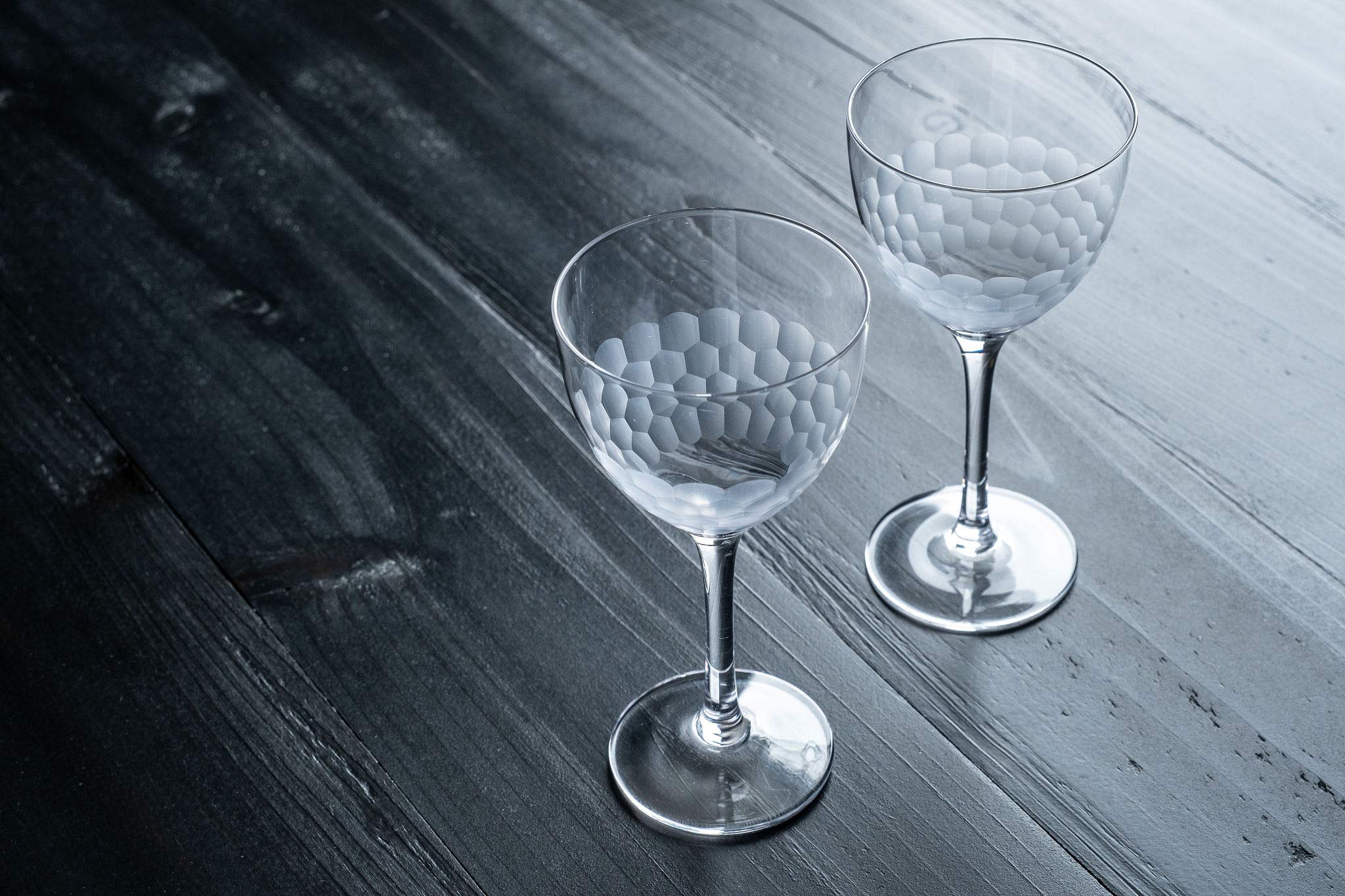 Amehla "Hive Glass Honeycomb Nick & Nora Cocktail Glasses, 5oz Coupe Martini, Manhattan, Bee's Knees Craft Cocktails Glass (Pack of 4)