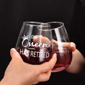 YHRJWN Retirement Gifts For Women - The Queen Has Retired Wine Glass - 15 oz Funny Stemless Wine Glass - Funny Retirement Gift for Her Mom Coworker