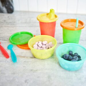 The First Years Take and Toss Toddler Feeding Value Set - Includes Dishwasher Safe Toddler Bowls with Snap-On Lids - 20 Count