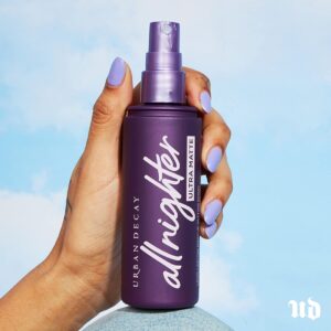 Urban Decay All Nighter Ultra Matte Setting Spray - Makeup Finishing Spray - Lasts Up To 16 Hours - Oil & Shine-Controlling Mist - Great for Oily Skin, 4 Ounce