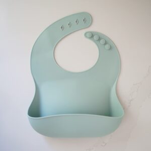 AVA + OLIVER Silicone Bib Set - Adjustable Waterproof Bibs - Set of 2 (Blue Skies)