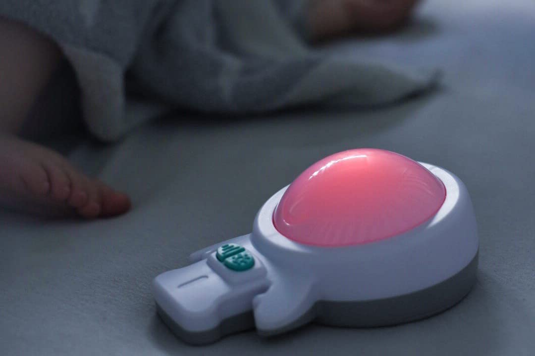 Zed by Rockit - Car Like Vibrations - Baby Sleep Aid - 6 Vibrating Modes and Soft Glow Night Light - Works on All Mattresses - Baby Soothing Machine - Helps Toddlers Sleep - Suitable from Birth