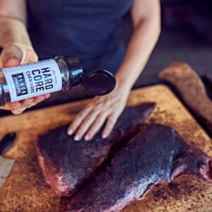 Hardcore Carnivore Black: charcoal seasoning for steak, beef and BBQ (Large Shaker)