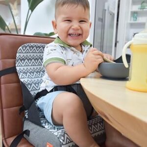 Dreambaby Grab ‘N Go Travel Booster Seat with Built-in Storage Space, Portable Highchair Booster Seat for Tables, High-Back Seat and Foldable for Baby Travel, Secured with a 3-Point Harness, Grey