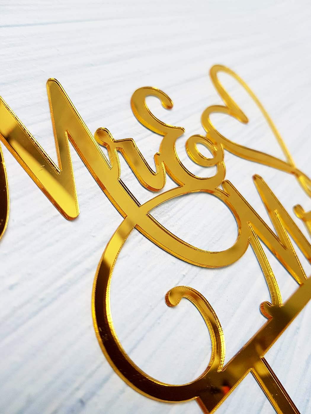 AMINJIE Mr and Mrs Cake Topper, Bride and Groom Sign Wedding/Engagement Cake Toppers Decoration, Mirror Gold Acrylic