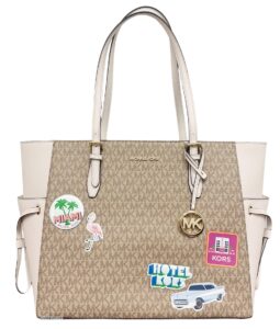 michael kors gilly large jet set drawstring top zip tote (light cream multi mk)