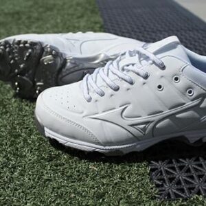 Mizuno womens 9-spike 9 Spike Swift 7 Low Metal Softball Cleat, White, 8.5 US