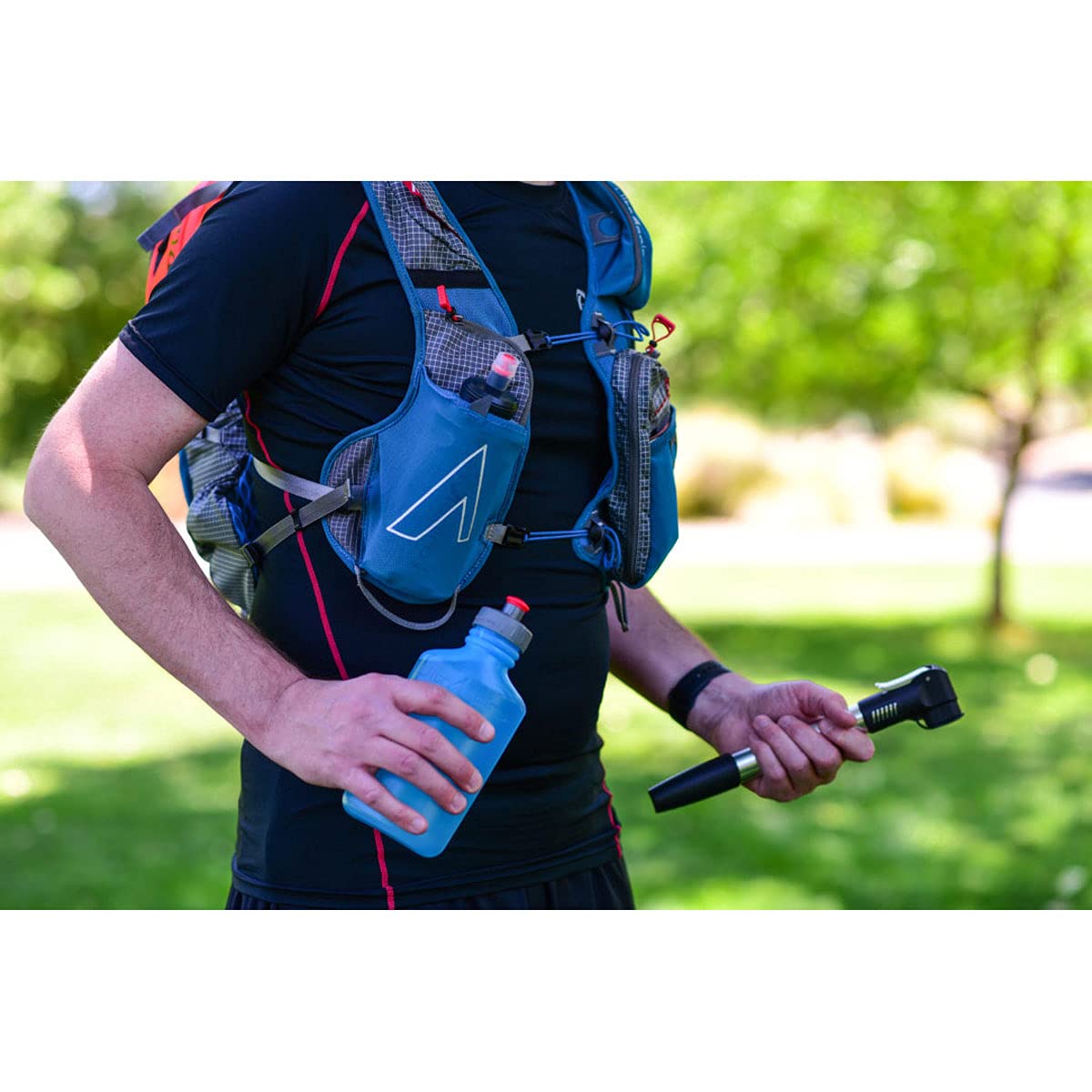 Ultraspire Bryce XT Extreme Hydration Pack (Pitch Black, Universal (Chest Size: 28″-48″))