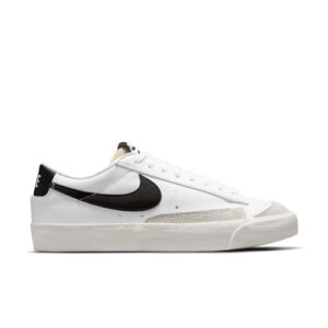 Nike Women's Basketball Shoe, White Black Sail White, 9.5