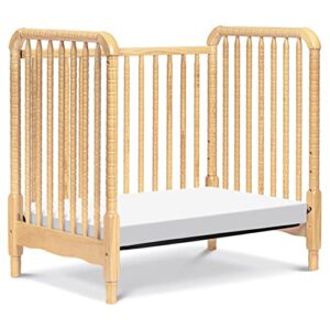 DaVinci Jenny Lind 3-in-1 Convertible Mini Crib in Natural, Removable Wheels, Greenguard Gold Certified