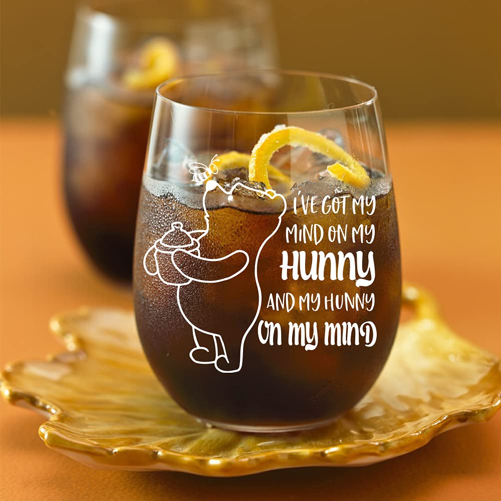 DYJYBMY I've Got My Mind On My Hunny And My Hunny On My Mind Funny Wine Glass Gifts for Women Sister BFF Thanksgiving Christmas Birthday Anniversary Christmas Gifts 1PCS