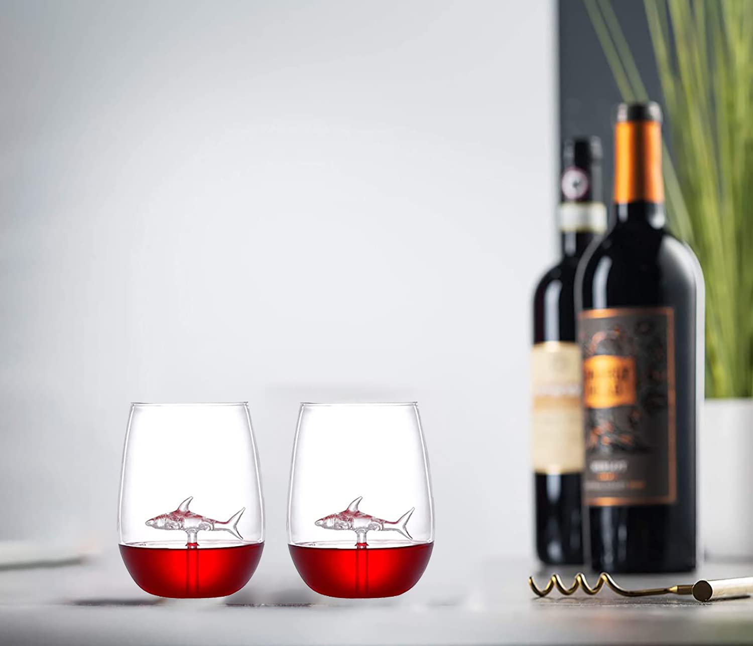 Shark Wine Glass, Premium Crystal Glasses with Shark Inside Shark Stemless Wine Glass, for Birthday Anniversary Wedding Party Christmas Father's Day Perfect for Red and White Wines（Set of 2）