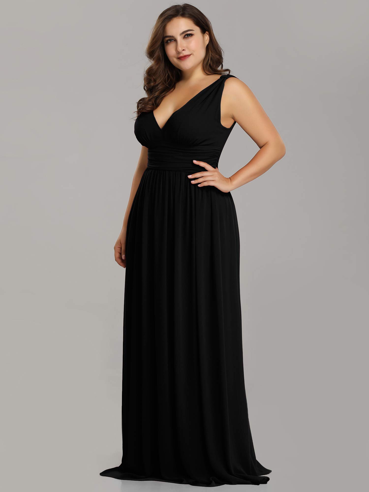 Ever-Pretty Women's Plus Size V-Neck Pleated Chiffon Maxi Semi-Formal Dress Bridesmaid Dresses Black US18