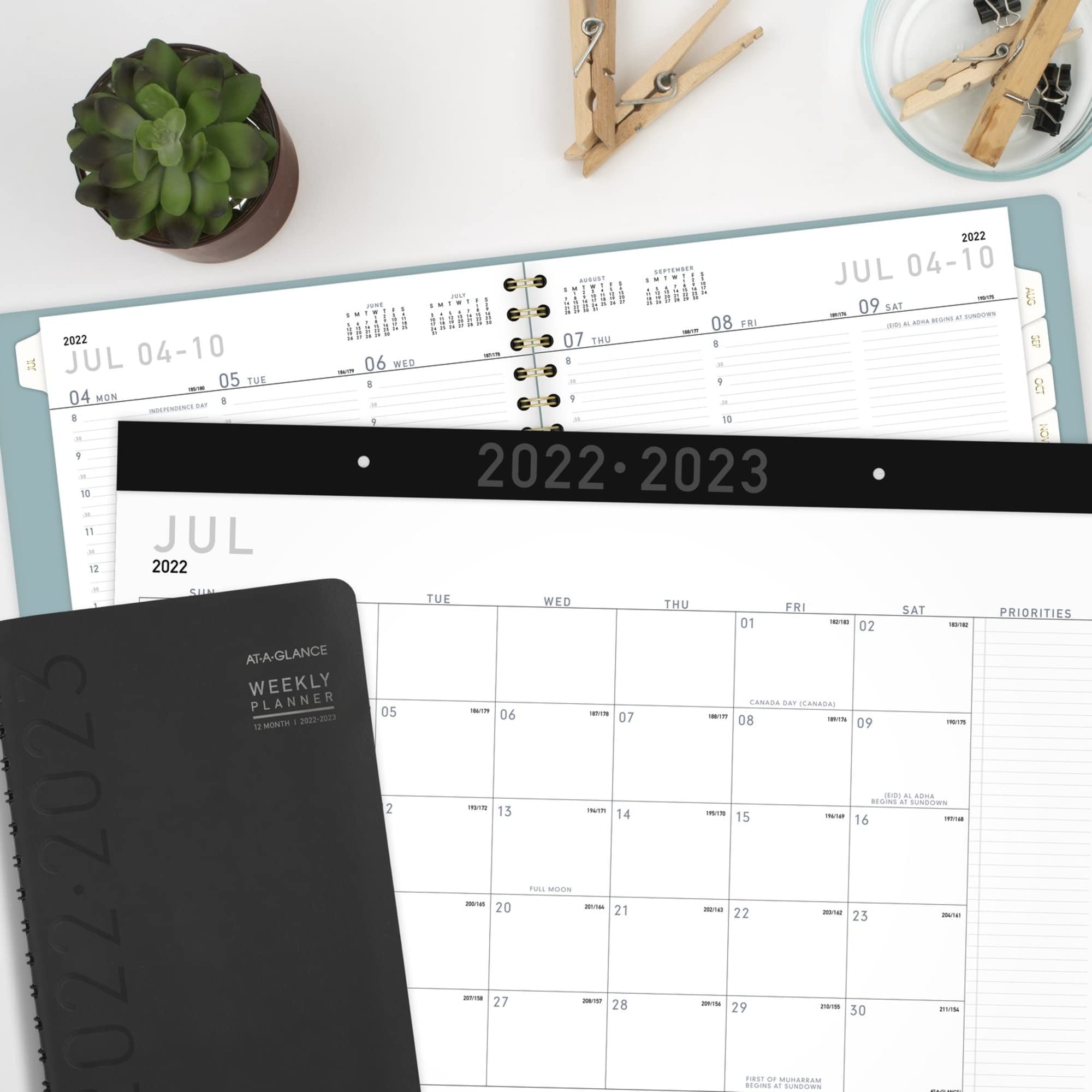 AT-A-GLANCE 2022-2023 Planner, Weekly & Monthly Academic, 7" x 8-3/4", Medium, Contemporary Lite, Black (7058XL0523)