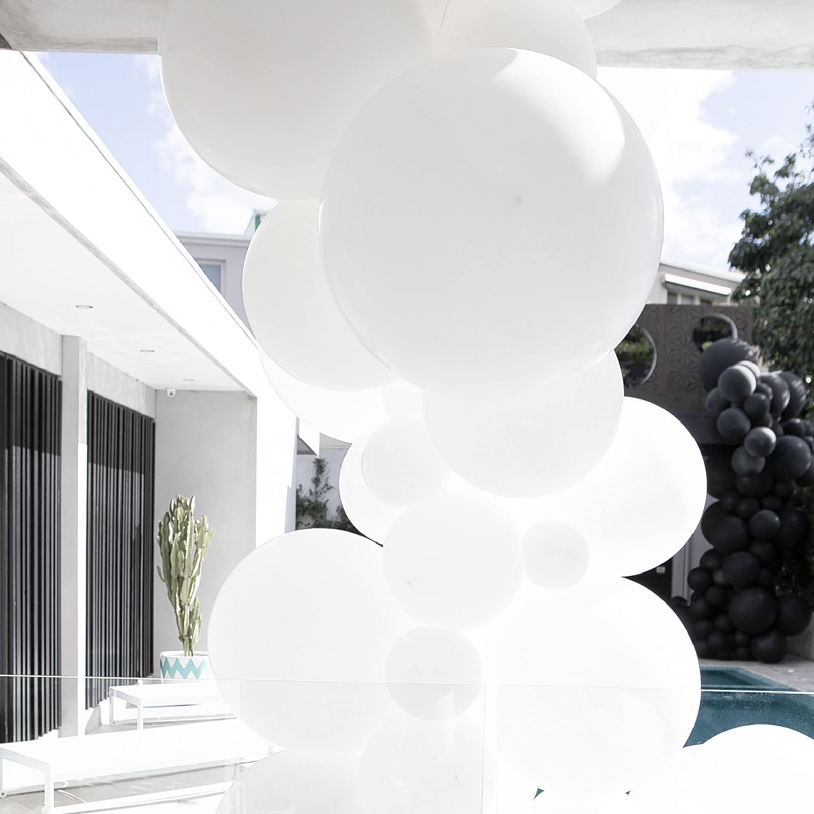 24 inch Large Round White Balloons 10 Pack Thick Big jumbo Latex Balloons Giant oversized Balloon for wedding anniversary Birthday Engagement Party Decorations