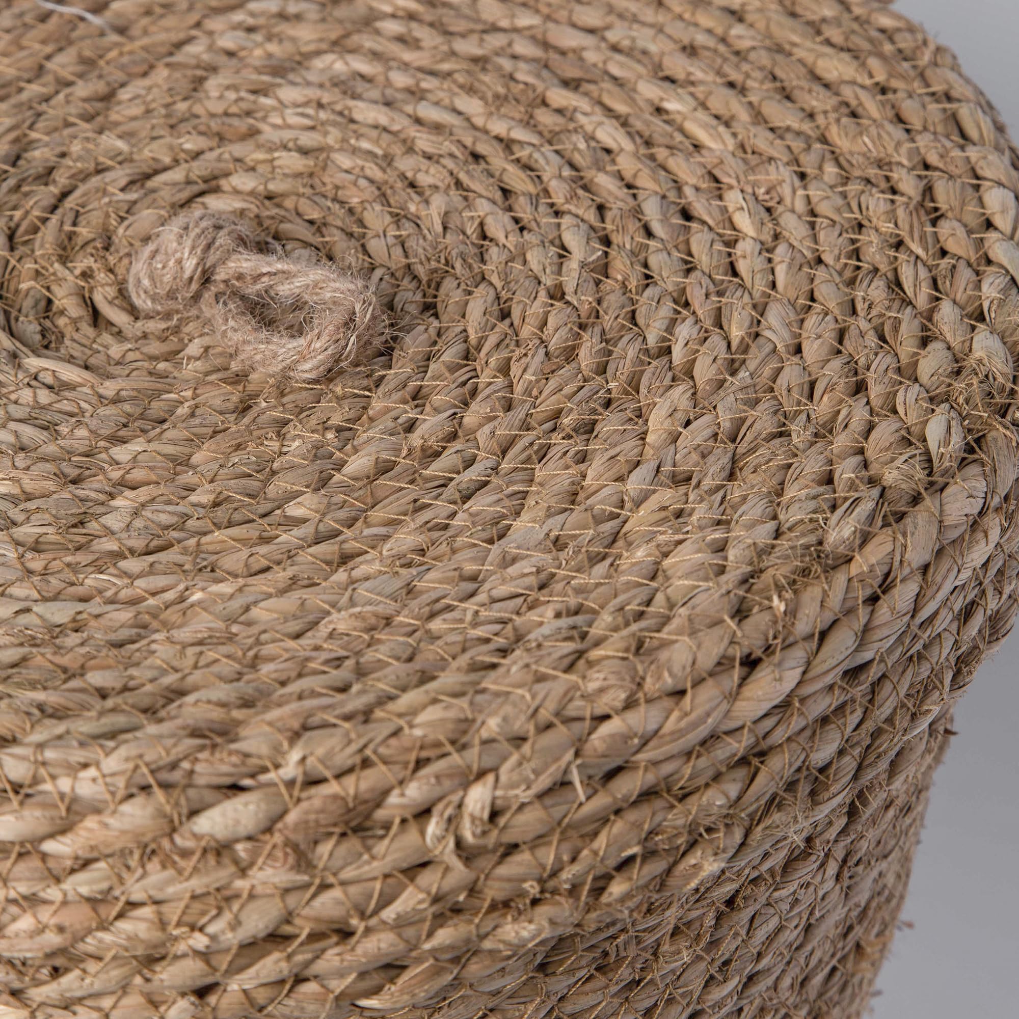 Handcrafted Seagrass basket with lid. Decorative Baskets for storage. Natural rope basket with lid. Woven Seagrass baskets for blankets. Round decorative basket. (Medium)