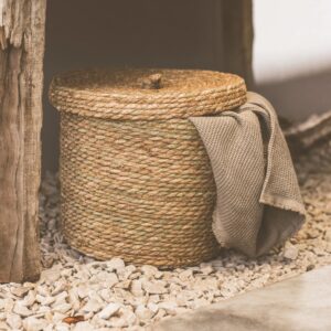 Handcrafted Seagrass basket with lid. Decorative Baskets for storage. Natural rope basket with lid. Woven Seagrass baskets for blankets. Round decorative basket. (Medium)