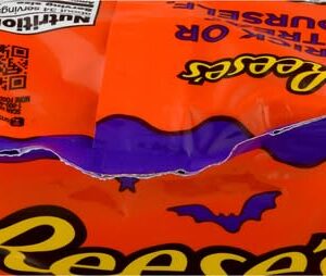 REESE'S Miniatures Milk Chocolate Peanut Butter Cups, Halloween Candy Bulk Bag, 31 oz