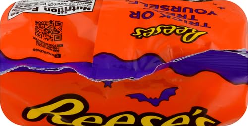 REESE'S Miniatures Milk Chocolate Peanut Butter Cups, Halloween Candy Bulk Bag, 31 oz