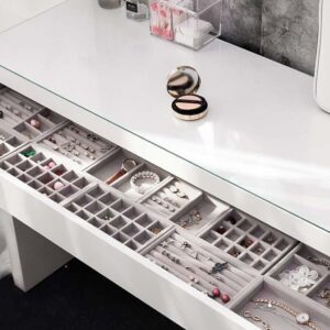 7 Slots Luxury Ring Display Case Jewelry Tray Organizer 8.26 x 5.11 inch / 21x13cm Stackable Storage Case Box Coated with Grey Velvet Rings Holder Protection